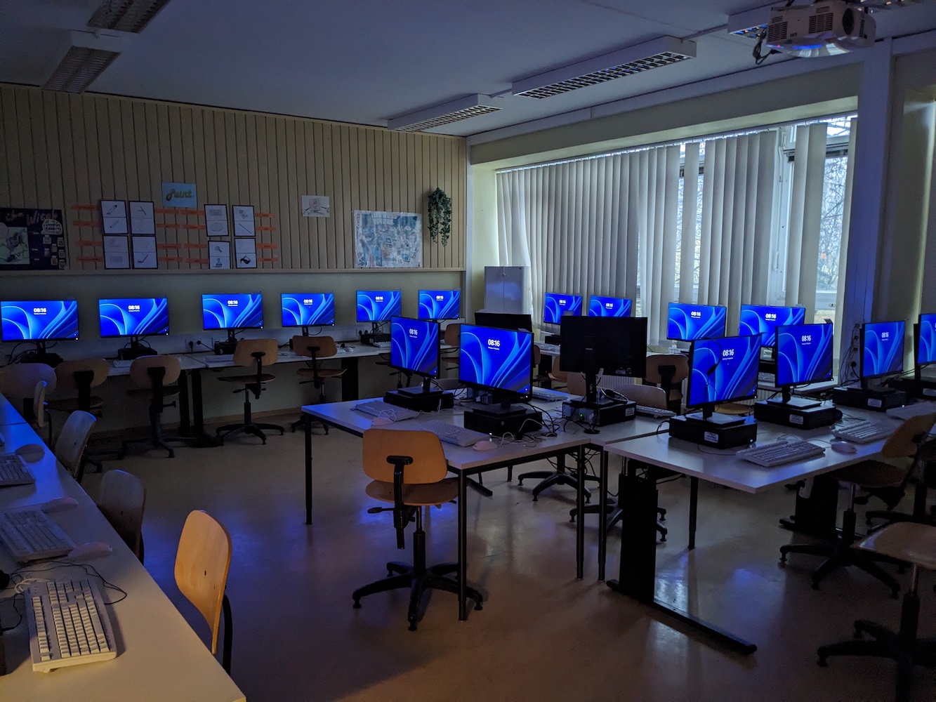 Computerraum der Peter-Pan-Grundschule erhält neue Ausstattung